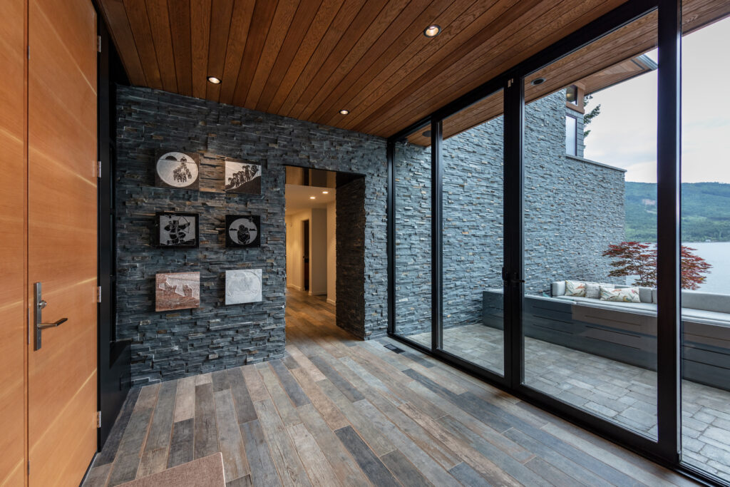 A modern Shuswap Lake cabin built for sporting royalty | Apchin Design ...